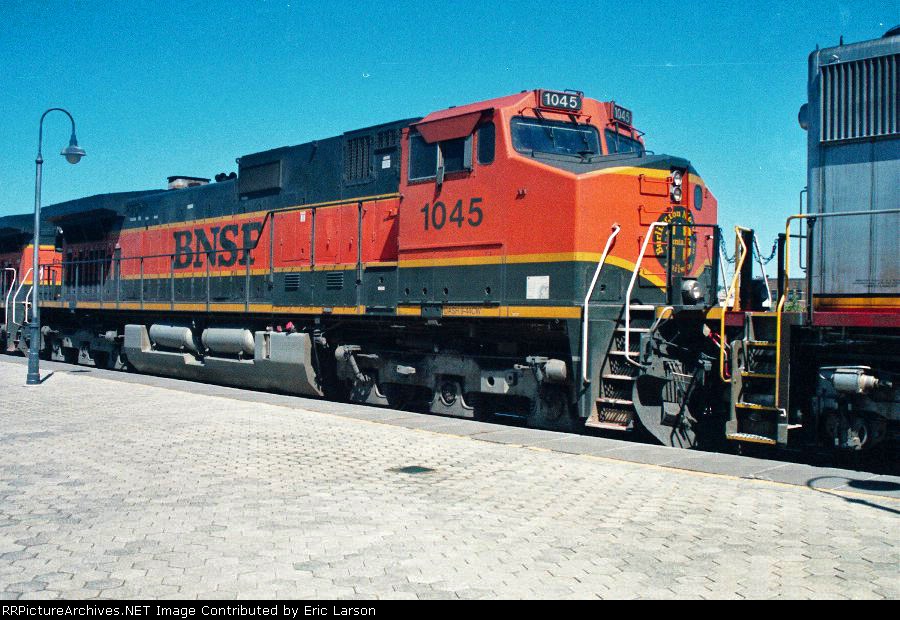 BNSF 1045